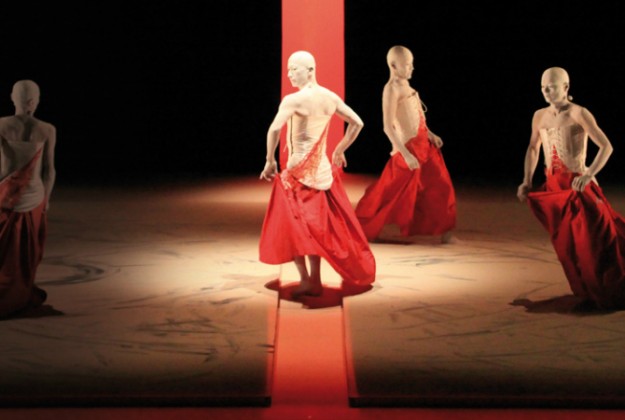 O butoh da Sankai Juku | Teatrojornal